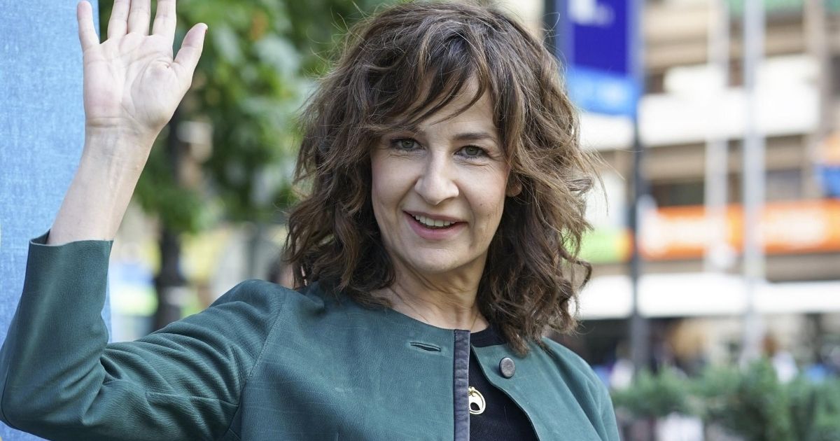 (Vidéo) Valérie Lemercier méconnaissable en Céline Dion