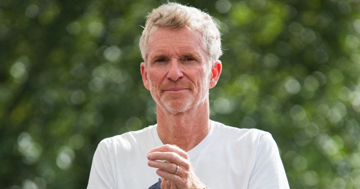 AH ! Denis Brogniart balance le nom du gagnant de Koh-Lanta
