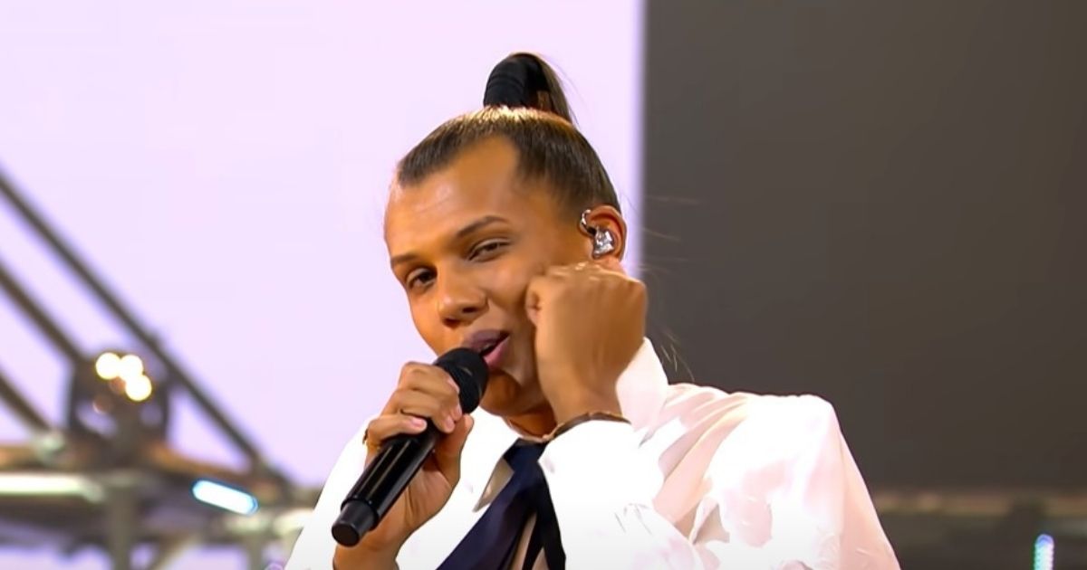 Stromae a présenté son album avec l’intervention de son fils
