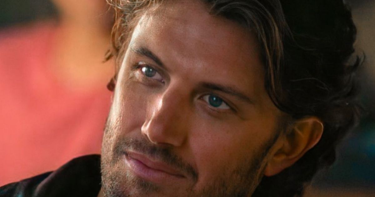 Le sexy Adam Devos bientôt de retour dans une comédie romantique