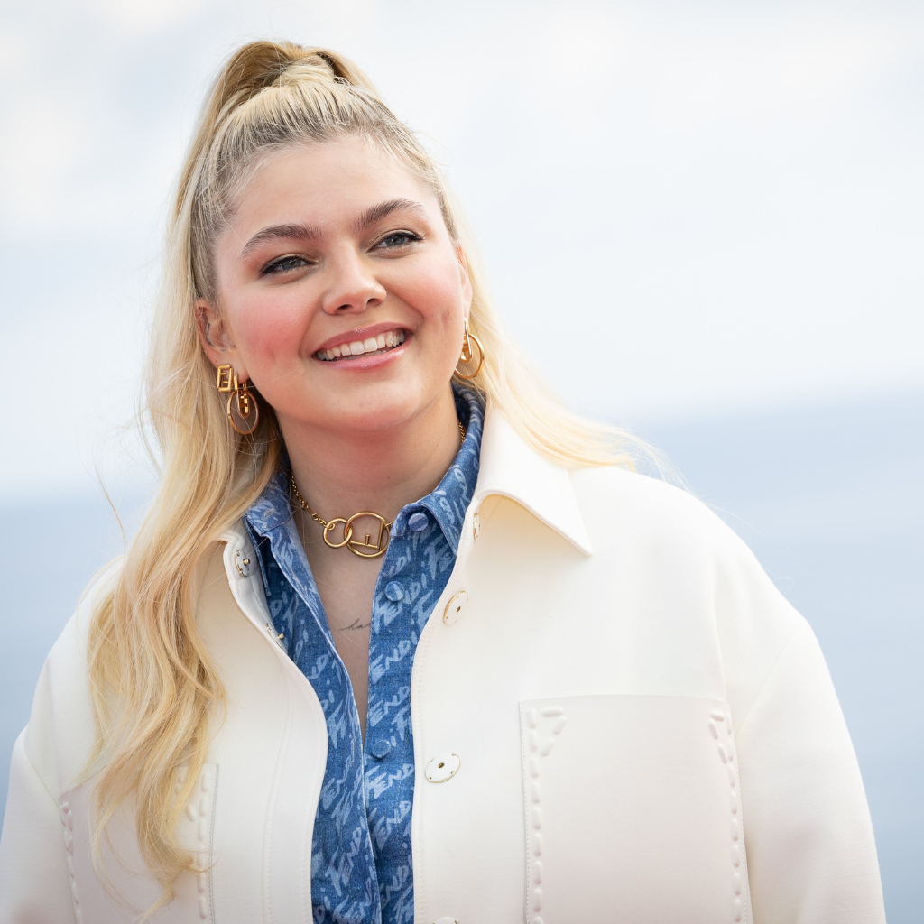 Louane annonce son prochain album pour le 09 décembre