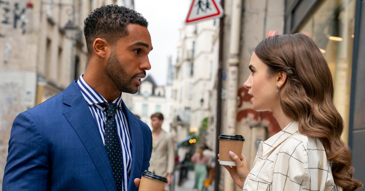 Le sexy Alfie de Emily in Paris débarque dans une série ultra hot
