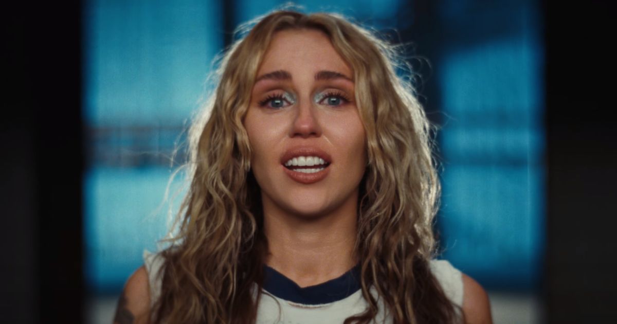 Miley Cyrus nous offre un clip tout en sobriété pour son dernier hit