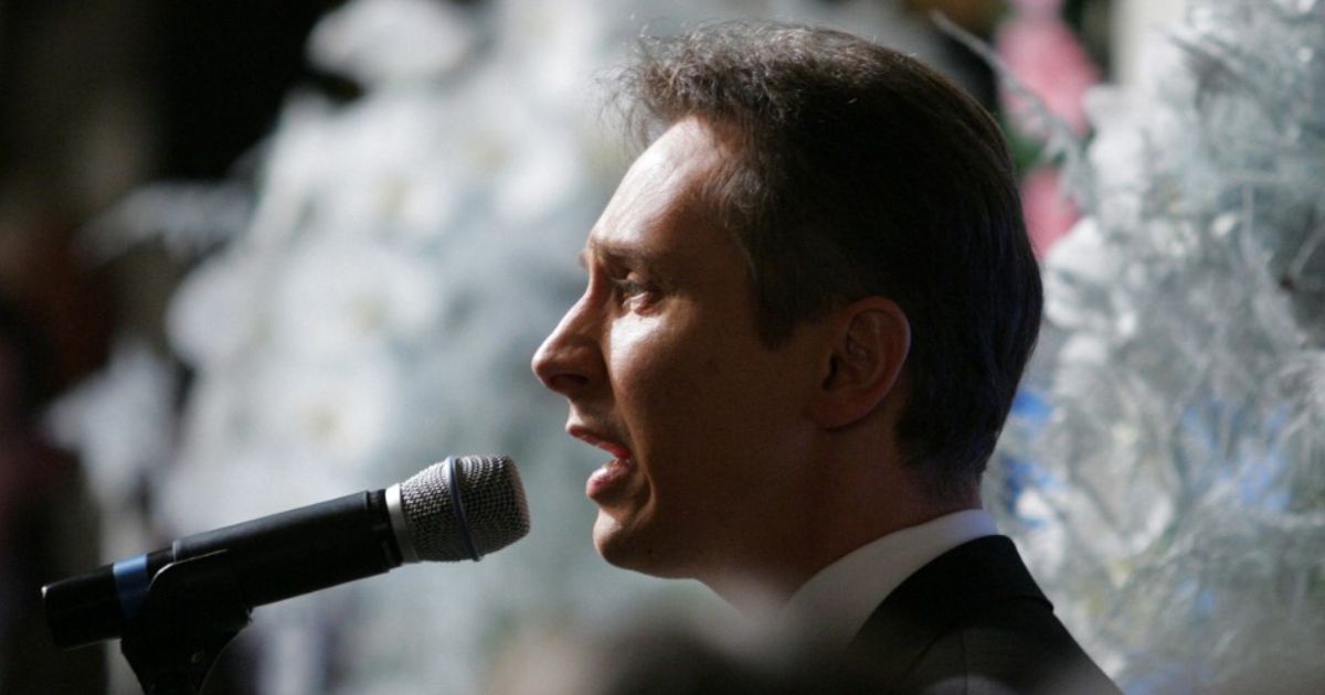 Helmut Lotti sort un album de rock et de metal et fait sensation