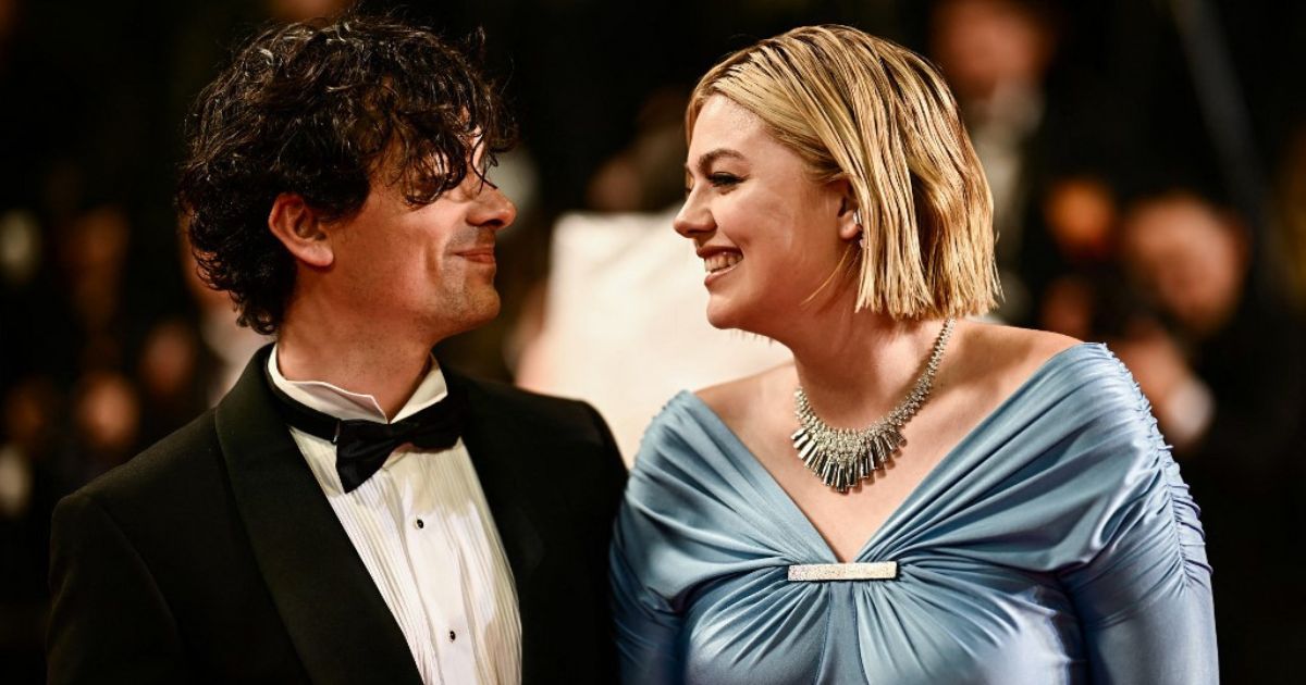 Louane et son chéri passent un week-end en amoureux à Disneyland Paris