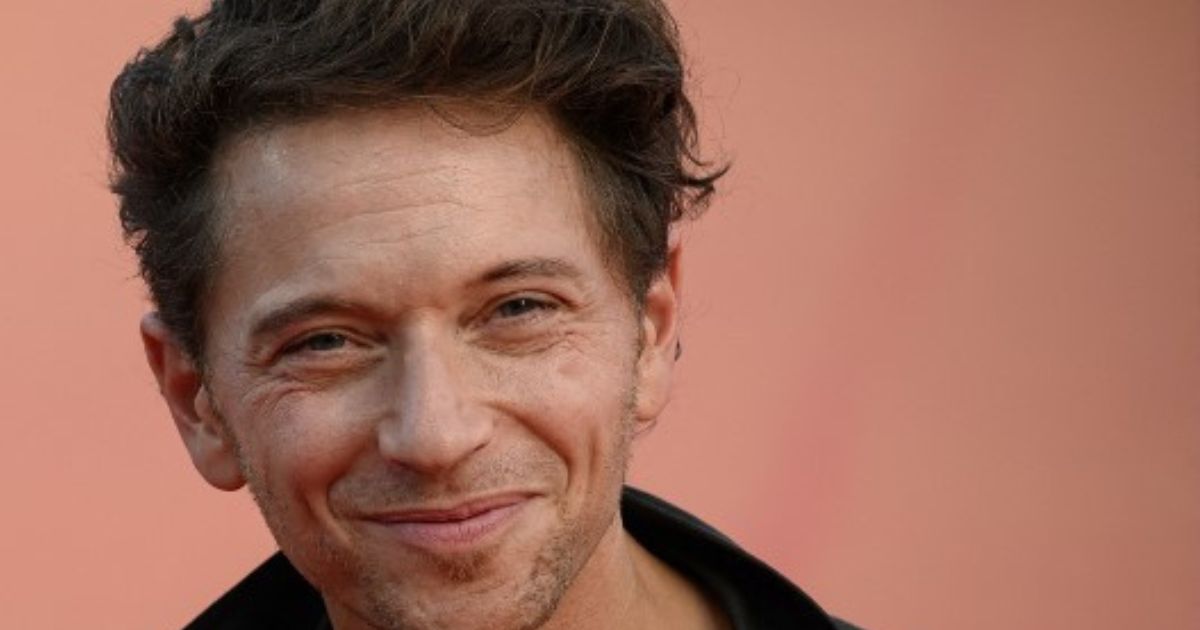 Raphaël invite la femme de sa vie dans son nouveau clip