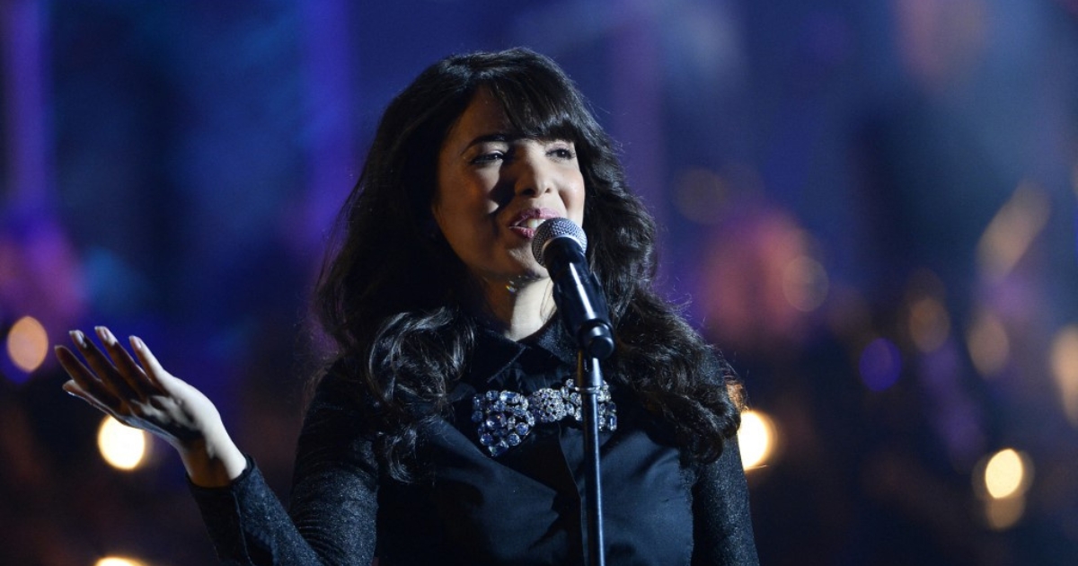 Indila dévoile une nouvelle version de son hit culte Dernière Danse