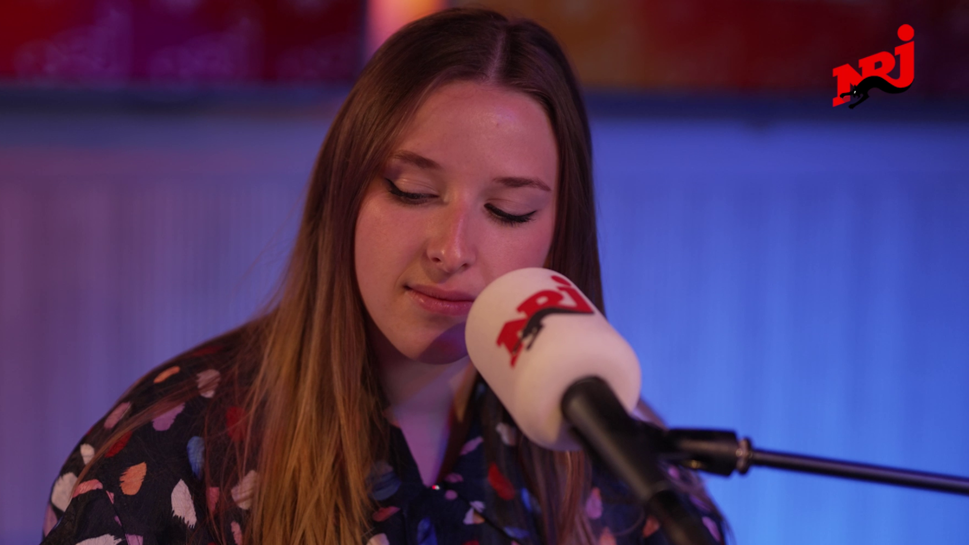 Helena partage une vidéo d'elle en studio : elle prépare son album