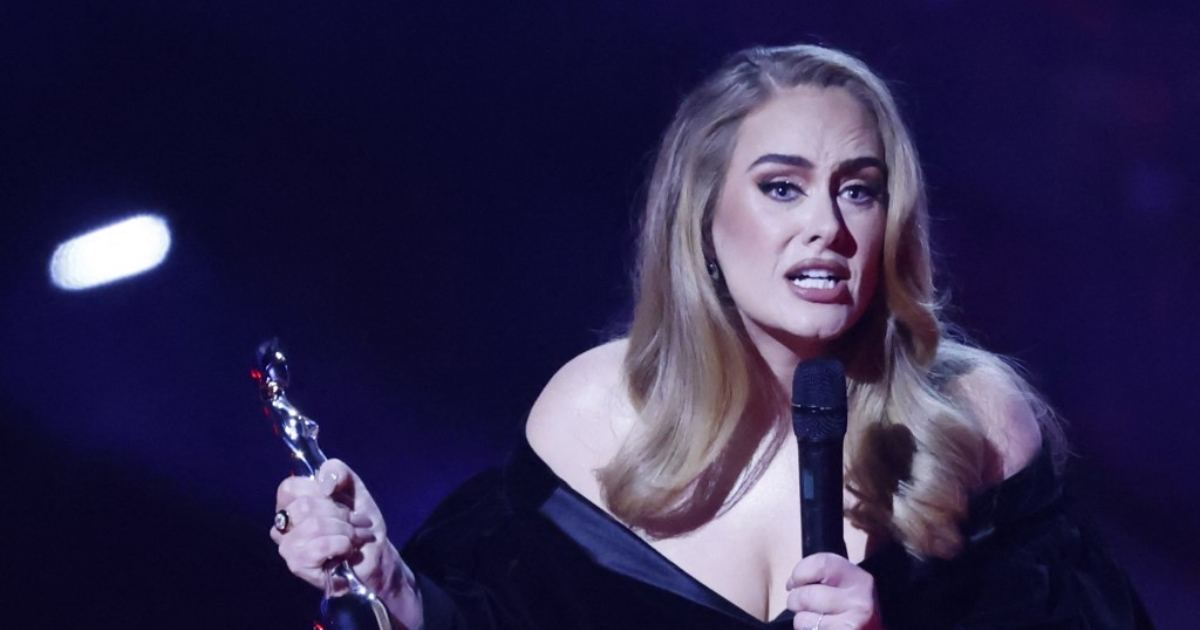 Adele n’hésite pas à recadrer un spectateur en plein concert