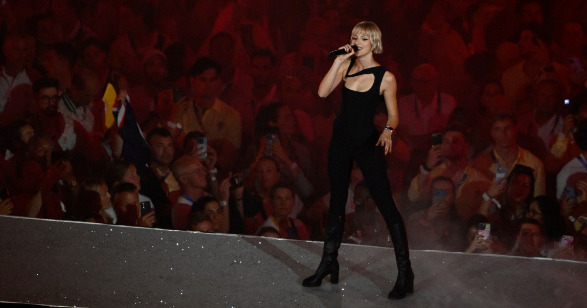 Angèle et Kavinsky sortiront bientôt le remake de « Nightcall