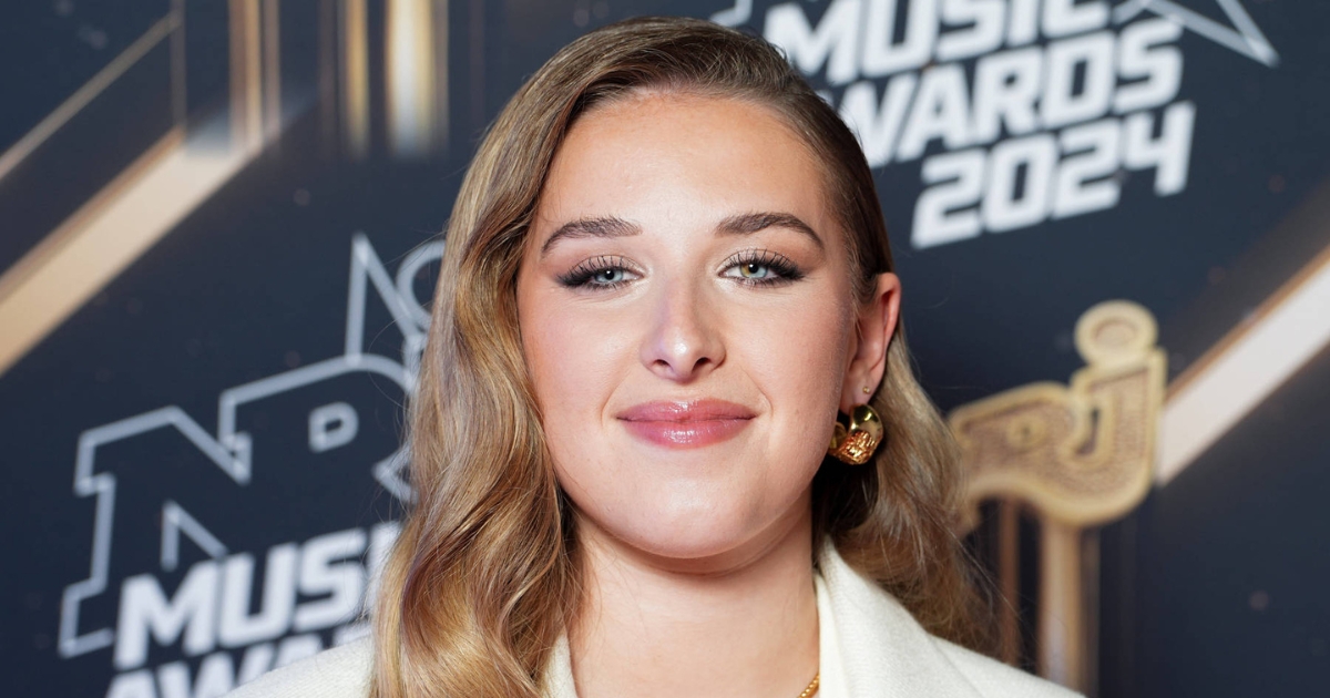 Helena surprend encore avec de nouveaux indices sur son premier album