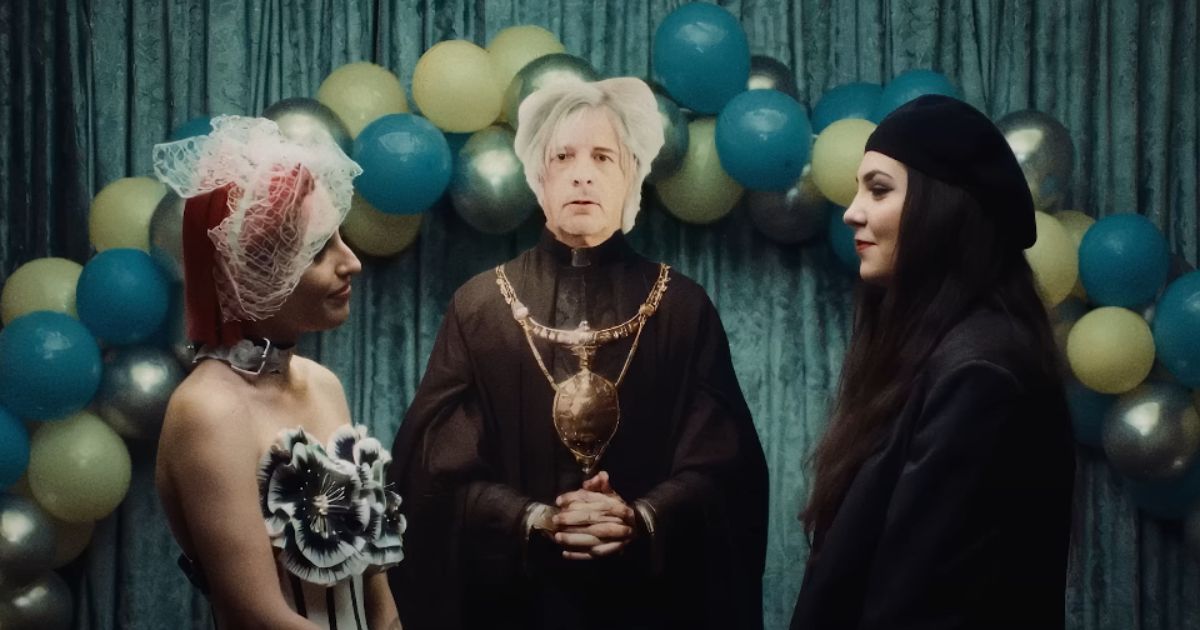 Superbus dévoile une nouvelle version de « Lola » avec Nicola Sirkis et ...