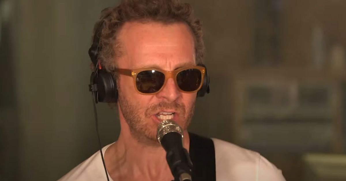 Sinclair : le chanteur annonce la sortie d'un best-of et une tournée